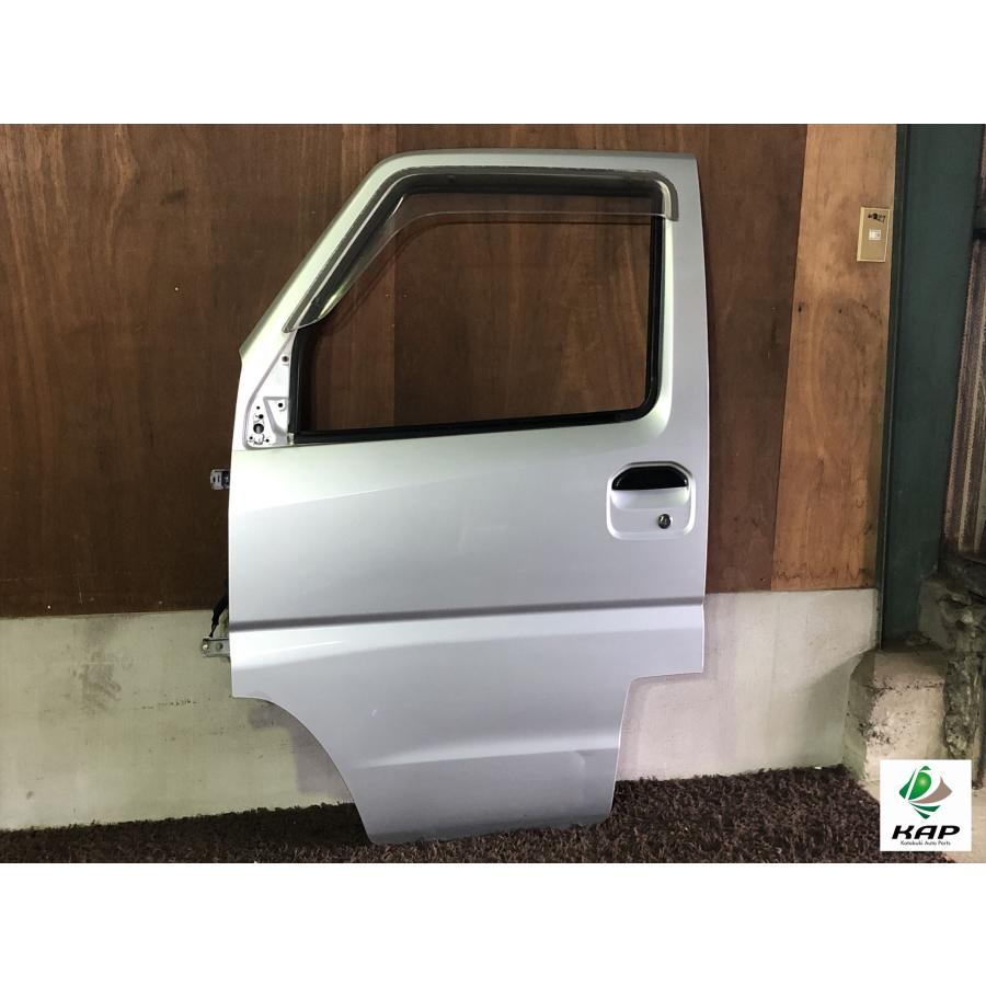 三菱☆ミニキャブバン U61V 左フロントドア サテライトシルバー／A69 【個人宅配送不可】 : 株式会社コトブキ - 通販 - Yahoo!ショッピング