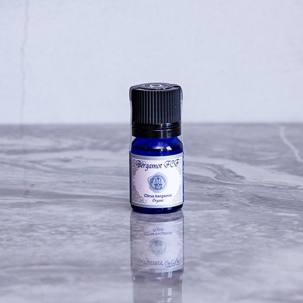 (5ml)ベルガモットFCFオーガニック(アロマオイル・柑橘系）甘くフルーティーな柑橘系の香り、 エッセンシャルオイル lb-bgfcf-5 : lb-bgfcf-5 : レナジャパンメイド ...