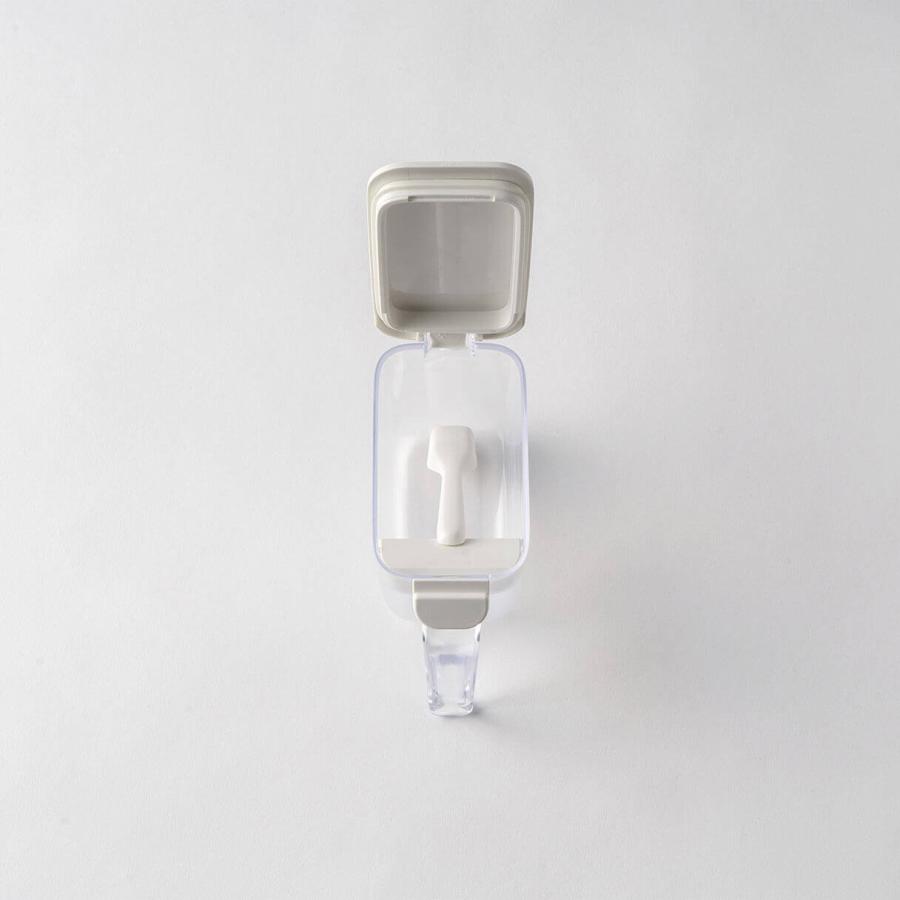 マーナ 調味料ポット K736 370mL スプーン付 すり切り板 シール付 ワンタッチ 調味料入れ パッキン 容器 仕分け 保存容器 GOOD LOCK CONTAINER :1000736 ...