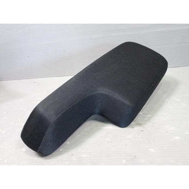 フィット DAA-GP5 アームレスト Fパッケージ 美品 1kurudepa : 04250006015290 : くるデパヤフーショップ - 通販 - Yahoo!ショッピング