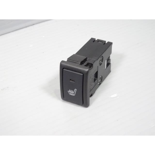 スクラム ABA-DG17W 「シートヒータースイッチ」 Z2S PZターボ DA17W テスト済 1kurudepa22-04-16 : くるデパヤフーショップ - 通販 - Yahoo ...