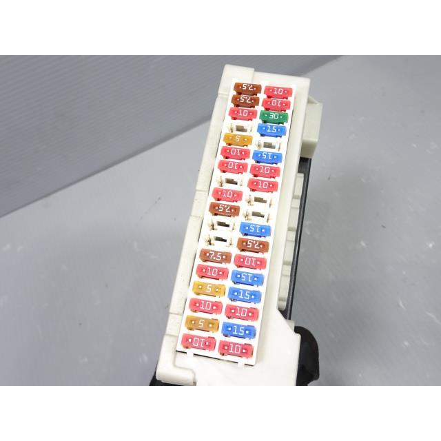 ハイエース QDF-GDH201V ヒューズ ボックス BOX 1E7 室内用 82730-26161-B 6型 1GD-FTV テスト済 1kurudepa22-06-03 : くるデパ ...