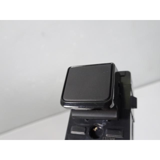 ノート 6AA-E13 パワーウインドウスイッチ K23 リヤ左用 X E-POWER 16948km テスト済 オーラ 1kurudepa : くるデパヤフーショップ - 通販 ...