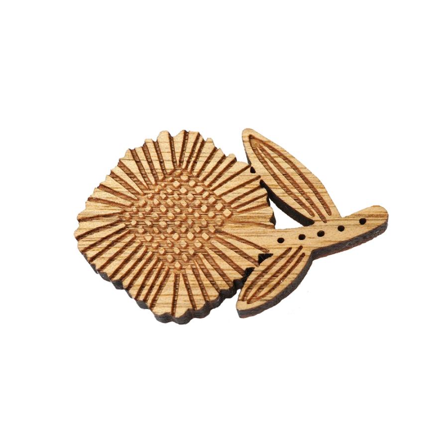 【木tch】クルミの木・ブローチ ガーベラ（gerbera） :br-gerbera:京のめぐみ - 通販 - Yahoo!ショッピング