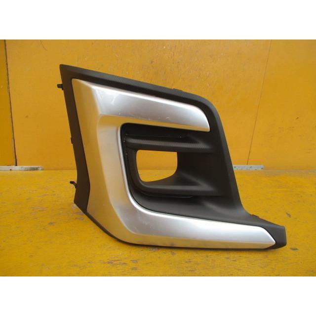 スバル XV GT3 GT7 純正右フォグカバー C16010216 57731FL640 フォグランプカバー右側 57704FL010 ...