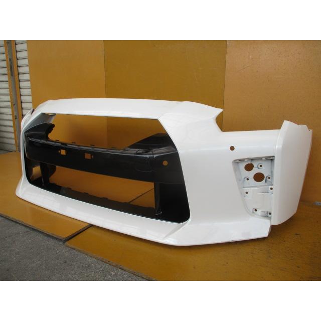 GT-R スカイライン R35 GTR 後期 純正フロントバンパー パールホワイト 62022-6AV0H 62022 6AV0H : エル ...