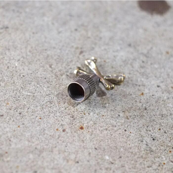 UNCROWD BLUCO(アンクラウド)【UC-903】【VALVE CAP -cross bone-】バルブキャップ真鍮製 ...