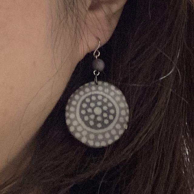 LT-5052 タグア バティック ピアス／イヤリング 、 ピアスはキャッチ付き Tagua Earrings batik : ラ・タグア ...