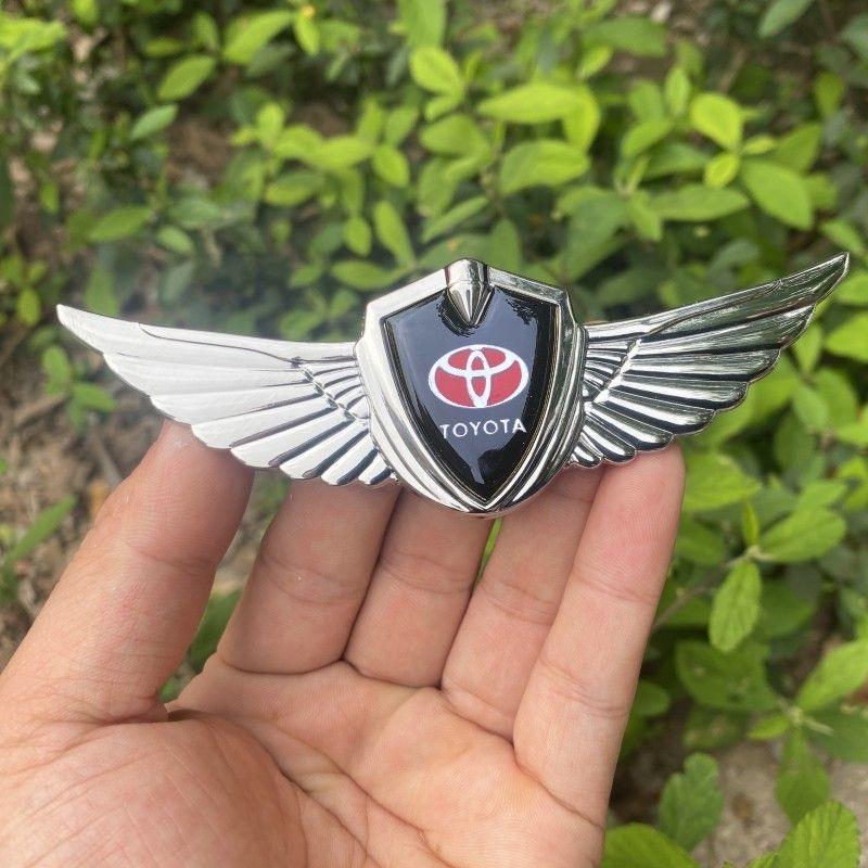 トヨタ（TOYOTA） トヨタ TOYOTA シルバー ステッカー エンブレム カバー 車ロゴ 自動車 キズ隠し パーツ 翼型 3D 立体 部品 かんたん粘着 強力粘着 aabi qtm ...