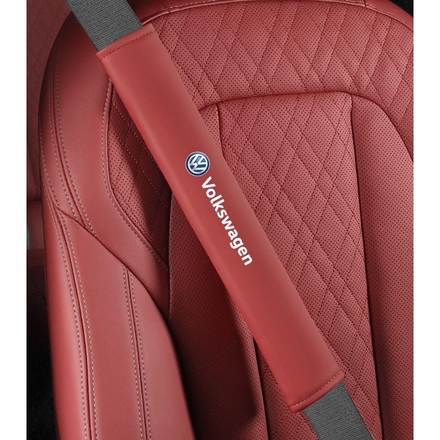 フォルクスワーゲン ★フォルクスワーゲン★レッド★シートベルトパッド 安全ベルトパッド ショルダーパッド レザー 運転疲労を軽減し 快適 保護 2枚セット aafg qtm ...