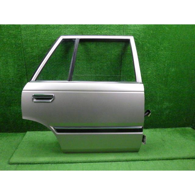 グロリア E-WY30 右RドアASSY KJ1 黒帯/メッキモール付 H2100-V6200 82100-V6200 8251 : リプロ企画ヤフーショッピング店 - 通販 - Yahoo ...