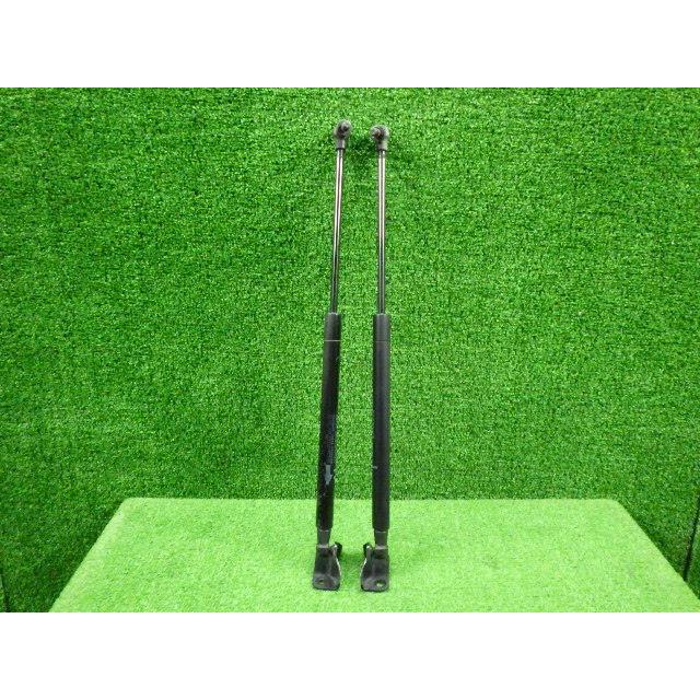 ヴィッツ CBA-NCP95 バックドアダンパー 1E7 左右セット 68960-0D011 68950-0D021 8266 : リプロ企画 ...