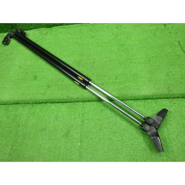 NV350キャラバン LDF-CW8E26 バックドアダンパー 左右セット KYB 90450-3XC1A 90451-3XC0A 8367 : リプロ企画ヤフーショッピング店 - 通販 ...