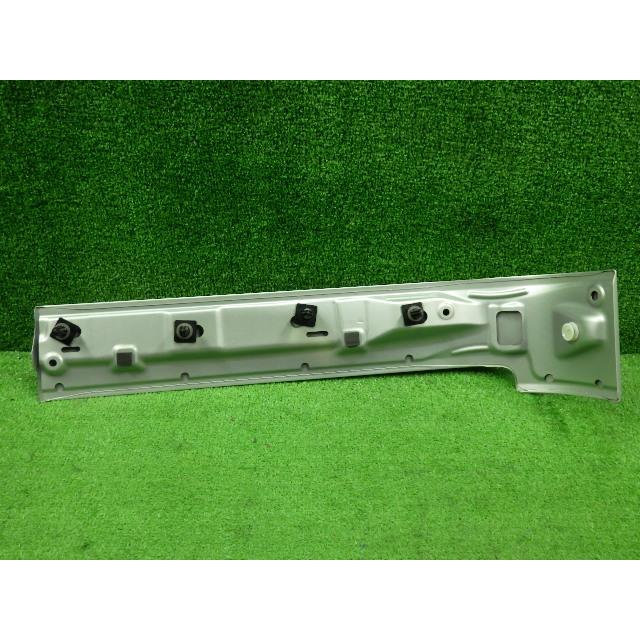 スペーシア DAA-MK53S Z2S 銀 右スライドレールカバー 64310-79R00 8408 : リプロ企画ヤフーショッピング店 ...