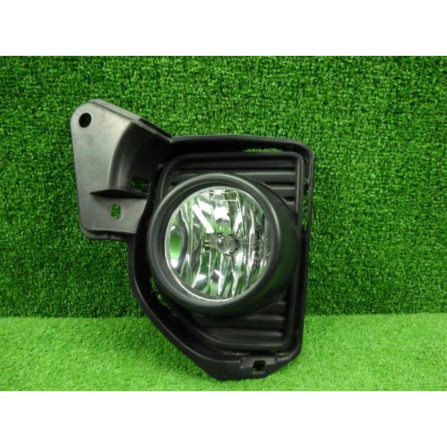 ハイエース 3DF-GDH206V 左フォグランプ カバー付 81210-0E022 8686 : リプロ企画ヤフーショッピング店 - 通販 - Yahoo!ショッピング