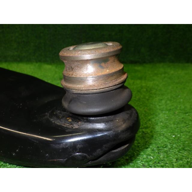 フォレスター 5AA-SKE 右Fロアアーム K1X 20202FL040 8822 : 000000882251720 : リプロ企画ヤフー ...