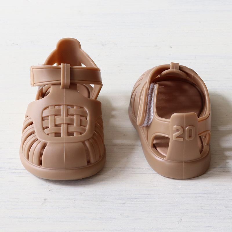 【正規品】igor / イゴール TOBBY SOLID (トビー) キッズ サンダル ベルクロ 20〜29size 12-18cm :37igor-tobby:LePujuヤフー店 - 通販 ...