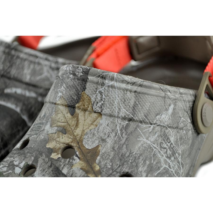 crocs（クロックス） crocs CLASSIC ALL TERRAIN REALTREE EDGE CLOG WALNUT 206504 ...