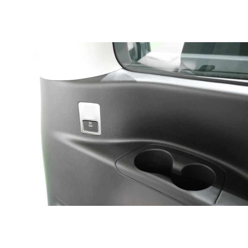 ブランド登録なし KUTOOK 新型セレナc28 セレナe‐POWER セレナNC28 FC28 FNC28 GC28 GFC28 パーツ 3列USBパネルカバー USBチャージャーカバー ...