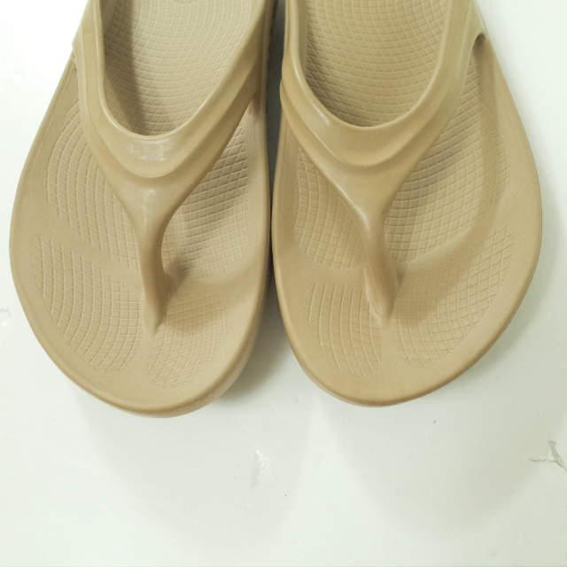 OOFOS ウーフォス OOlala リカバリーサンダル W6(23cm) ベージュ トング ビーチ シューズ g7468 :g7468:LOOPヤフーショッピング店 - 通販 - Yahoo ...