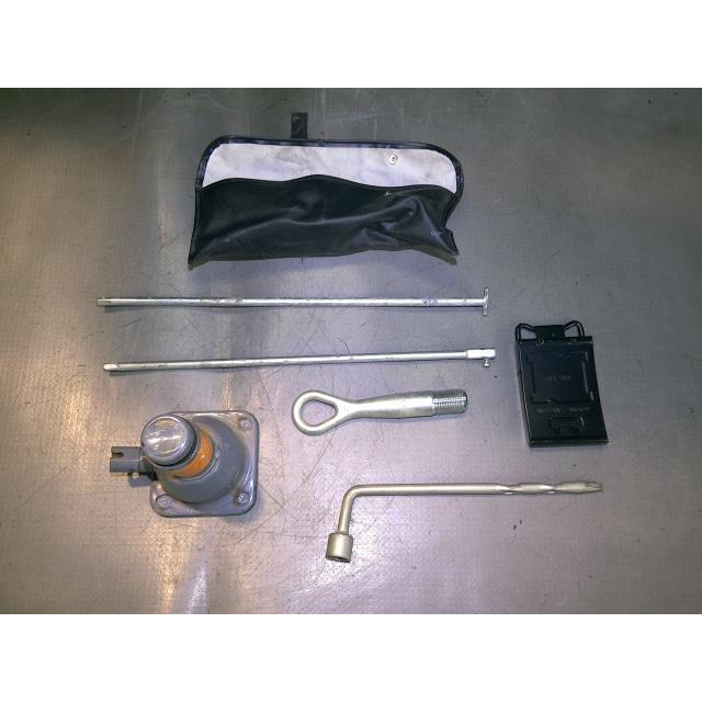 NV350キャラバン LDF-VW6E26 ジャッキ ロング低床DX 4WD 9人 YD25DDTI 5DT K23 99550-VX210 : jp0000002677750 : l ...