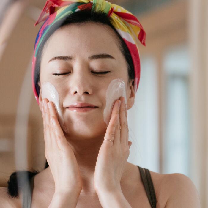 LUSH ウルトラブランド 俳句 95g クレンジング バーム メイク落とし プレゼント向け スキンケア 毛穴 透明感 ローズ ハチミツ 自然派 コスメ ラッシュ 公式 : LUSH公式 ...