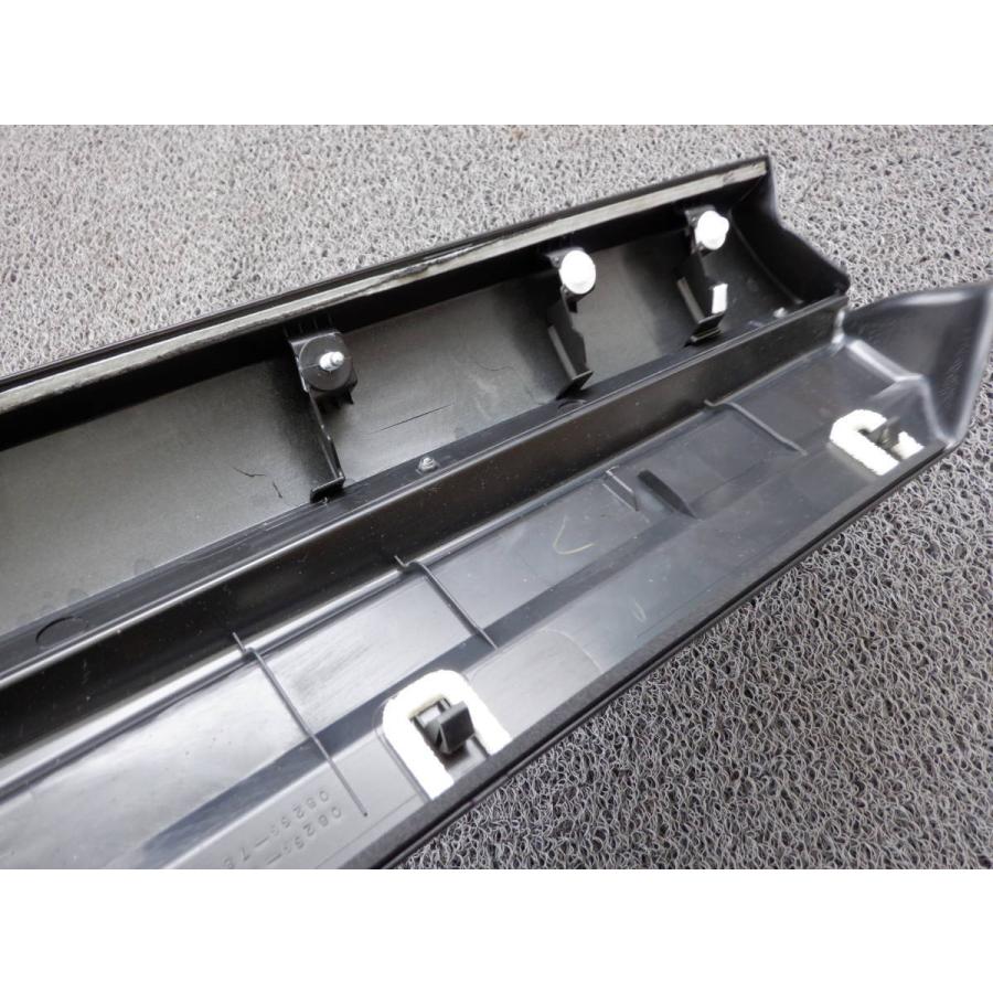 新車外し品 レクサス純正 AGZ10 AGZ15 AYZ10 AYZ15 NX300 フロント 右側 ドアプロテクタモール ドアパネル ...