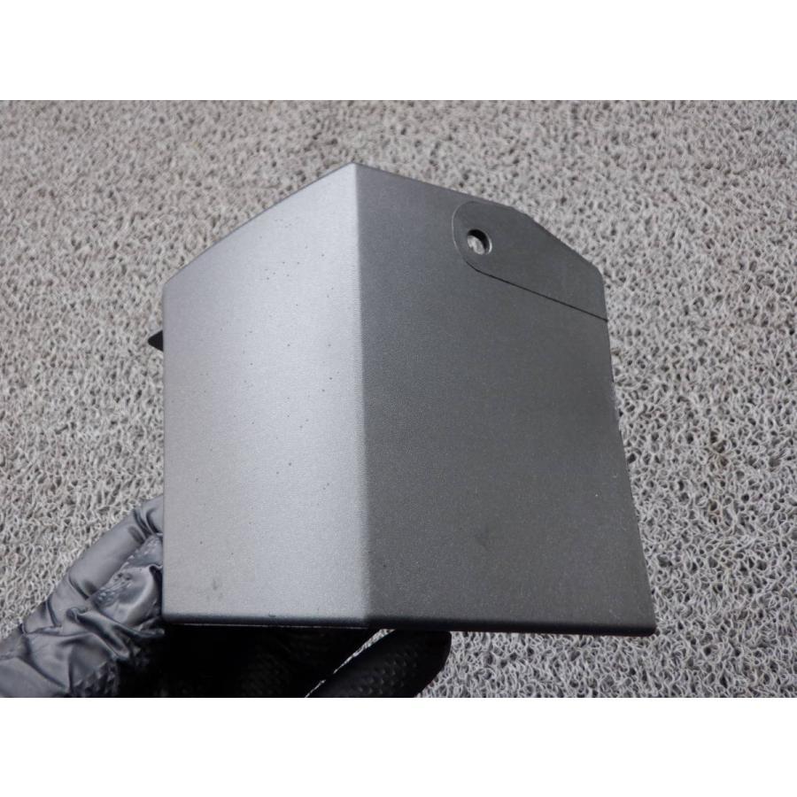 新車外し品 レクサス純正 AGZ10 AGZ15 AYZ10 AYZ15 NX300 フェンダーロアモール フロント 右側 76901 ...