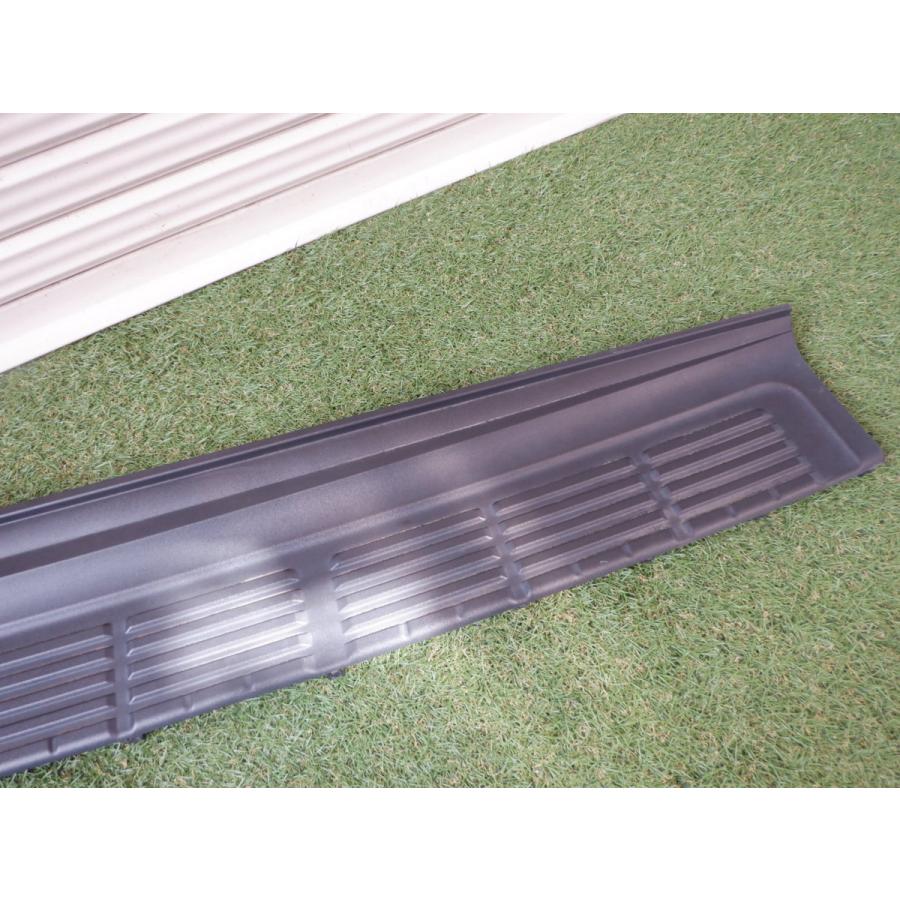 トヨタ純正 URJ202W 200 ランドクルーザー ランクル 3型 後期 リヤバンパープレート カバー 52162-60040 21-9 ...