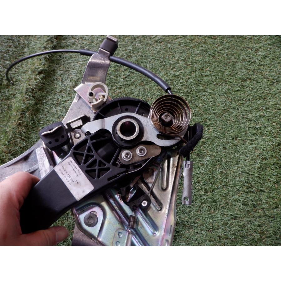 ベンツ純正 W204 Cクラス サイドブレーキ ハンドブレーキレバー A2044201284 22-3-362 : エムネットヤフー ...