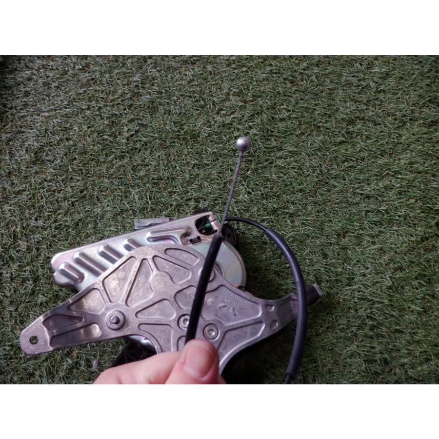 ベンツ純正 W204 Cクラス サイドブレーキ ハンドブレーキレバー A2044201284 22-3-362 : エムネットヤフー ...