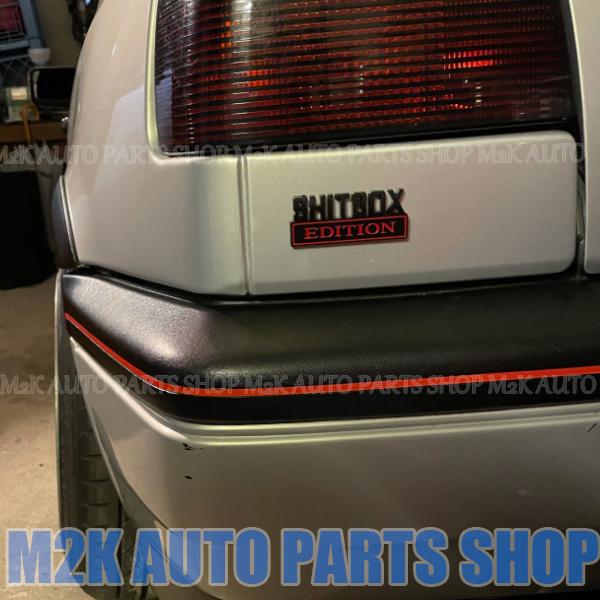 エンブレム SHITBOX ステッカー jdm usdm 1枚 MEME ミーム パロディ ジョーク スタンス ヘラフラ トラック イタズラ ...