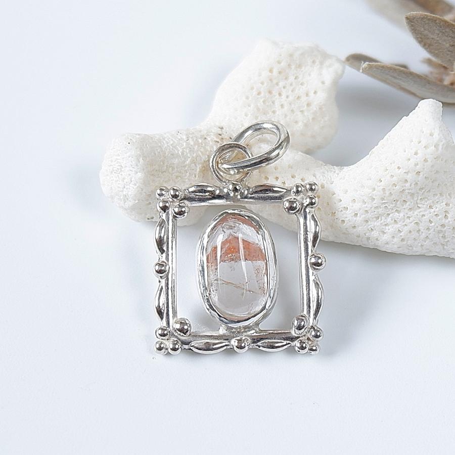 〜成長の跡を残して〜 レッドファントムクォーツのデザインペンダント 天然石アクセサリー 一点物 : 天然石のアクセサリー macari - 通販 - Yahoo!ショッピング