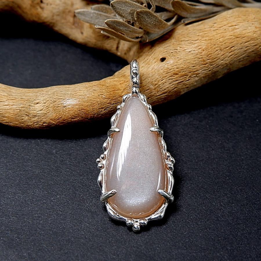 〜ホッとする優しい輝き〜 ピンクベージュ・ムーンストーンの粒飾りペンダント 天然石アクセサリー 一点物 macari : 天然石のアクセサリー macari - 通販 - Yahoo!ショッピング