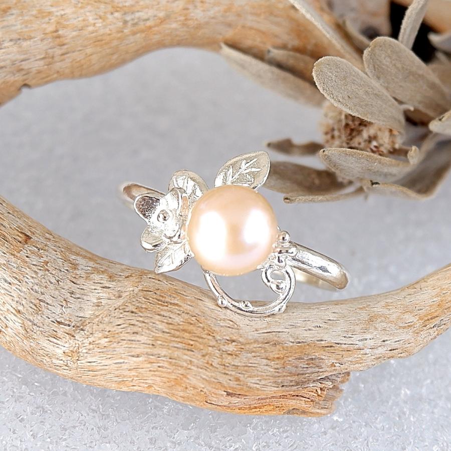 再販 〜耳元を華やかに〜 淡水パールの小花飾りイヤーカフ 片方 天然石アクセサリー 一点物 : 天然石のアクセサリー macari - 通販 - Yahoo!ショッピング