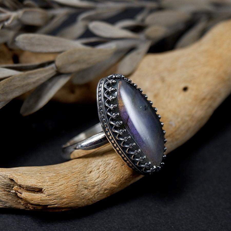 〜高貴な紫の輝き〜 ラブラドライトの飾り枠リング 13号 天然石アクセサリー 一点物 指輪 : 天然石のアクセサリー macari - 通販 - Yahoo!ショッピング