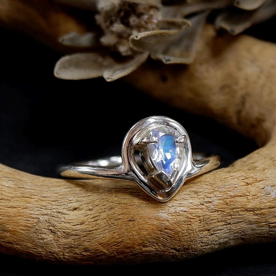 〜鮮やかなブルーの幻想〜アンデシン・ラブラドライトのデザインリング 12.5号 天然石アクセサリー 一点物 : 天然石のアクセサリー macari - 通販 - Yahoo!ショッピング