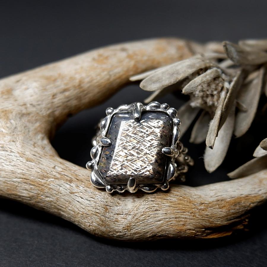 〜キラキラの格子模様〜 ラティスサンストーンのデザインリング 12号 天然石アクセサリー 指輪 一点物 : 天然石のアクセサリー macari - 通販 - Yahoo!ショッピング