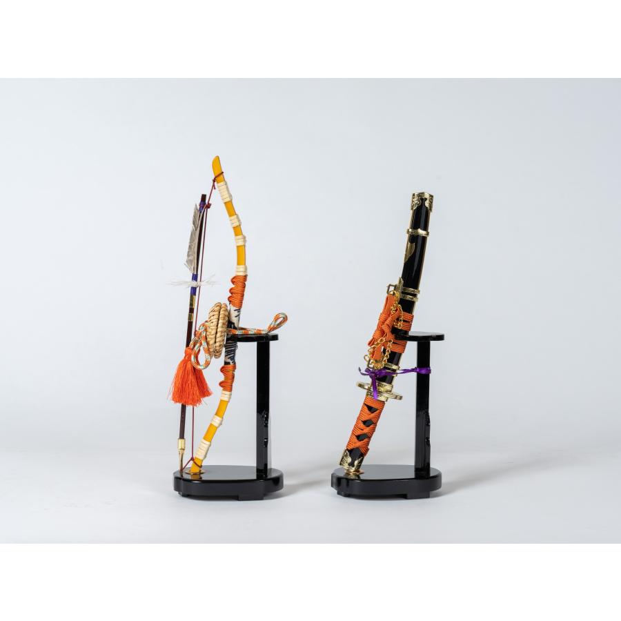 五月人形 兜 コンパクト おしゃれ モダン 木 人気 インテリア 木製 高級 兜飾り わかば収納飾り 木目黒 黒 三分の一伊達政宗 名入れ 木札付き 日本製 : bsr43b-ade-b ...