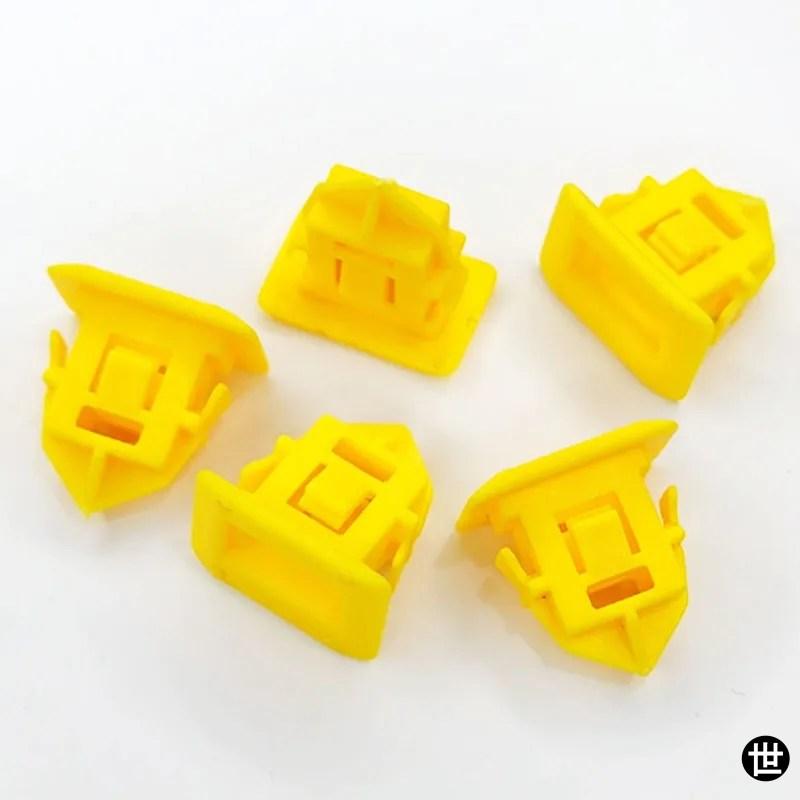 20個 プラスチックリベット サイドスカート シルモールディングカバー トリムクリップ ファスナー VOLVO XC90 S40 C30 ...