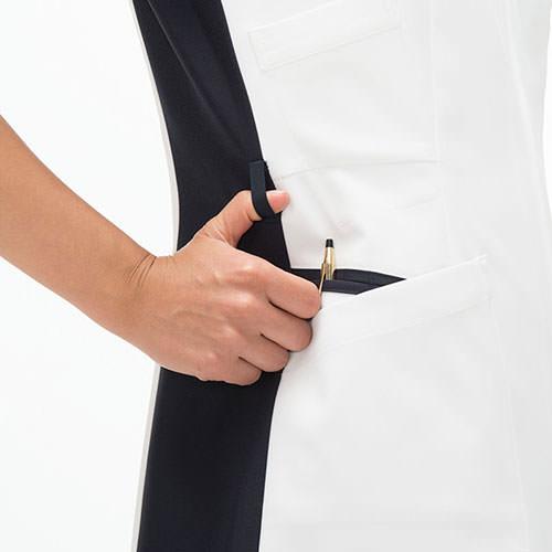 女子スクラブ 白衣 医療 半袖 FT-4442 ナガイレーベン Naway レディース 医師 看護師 ナース 速乾 病院 介護 かわいい 可愛い ネーム刺繍 : 作業服 安全靴 安全帯のまもる ...