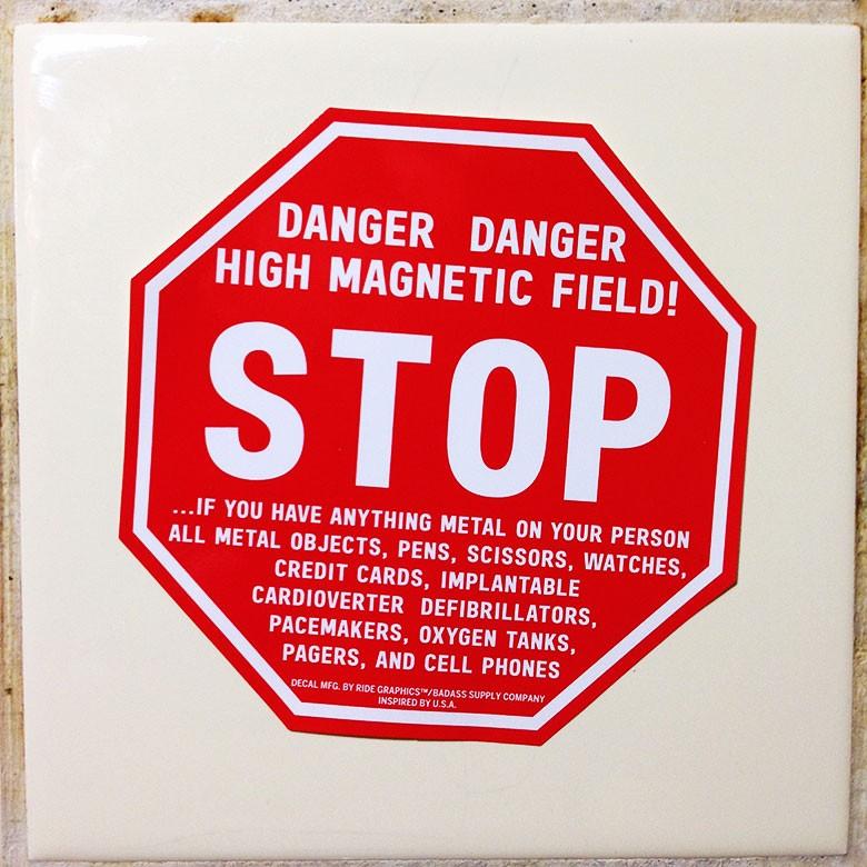 G2 アメリカン サイン系ステッカー #012 DANGER HIGH MAGNETIC STOP // BADASS STICKER ...