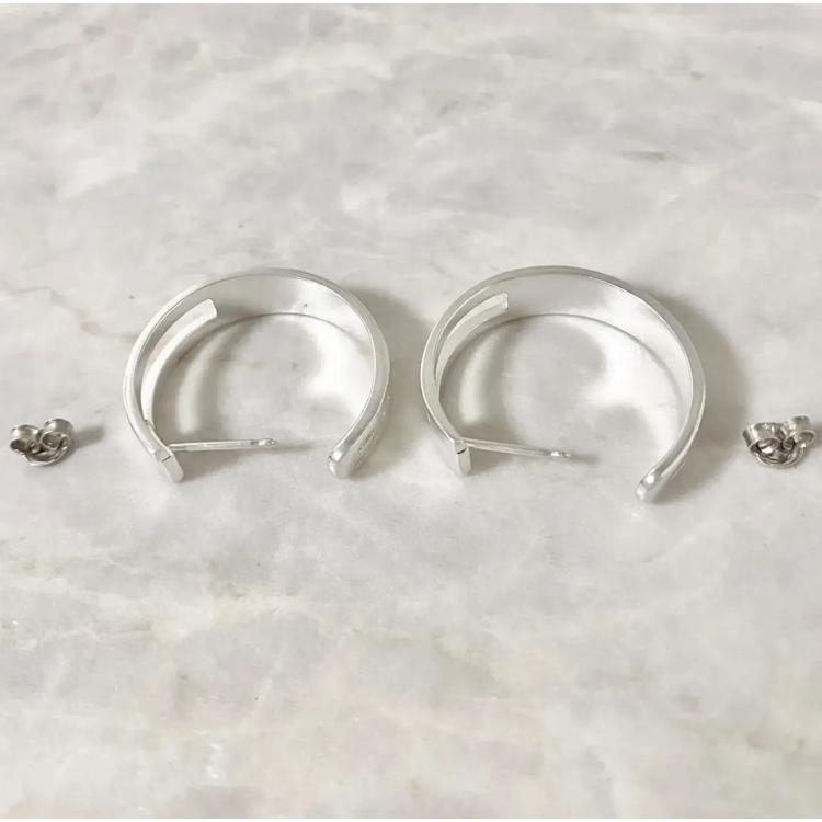 グッチ ピアス フープ カットアウト G シルバー 925 銀 SV ☆ : 3724 : Mari Cruise - 通販 - Yahoo!ショッピング