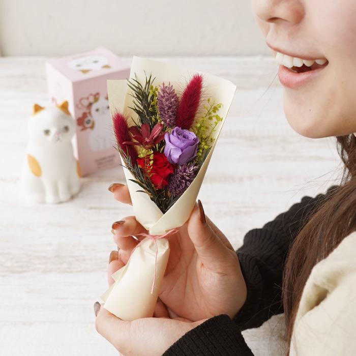 花 プレゼント ちょこんと座る 猫プリザ プリザーブドフラワー 猫グッズ 雑貨 猫好き 誕生日 ギフト 引越し祝い 退職祝い 30代 40代 50代 : FLEGRE 2号店 - 通販 ...