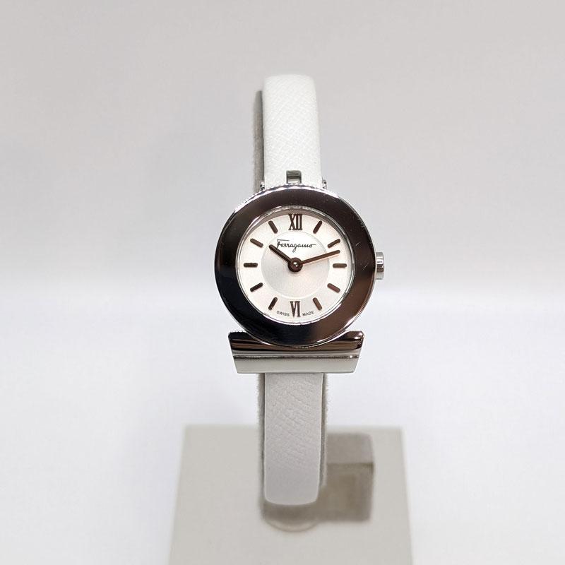 FERRAGAMO 【美品】フェラガモ Ferragamo 時計 レディース スイス製 SF43 腕時計 防水 5気圧 ホワイト クォーツ ...