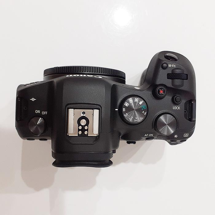 EOS Rシステム 【美品】 キャノン canon R6 ミラーレス デジタル一眼カメラ ボディ イオス ＜新品のBTパック、チャージャー付属＞ 中古 : 丸信質店 ヤフーショップ - 通販 ...