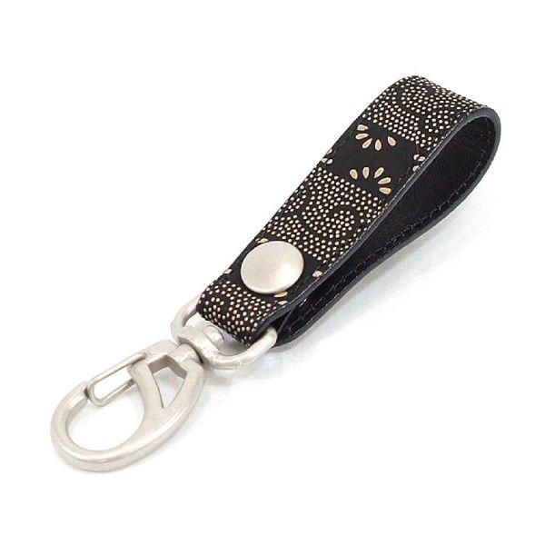 印伝 甲州印伝 印傳屋 上原勇七 キーホルダー 4701 爪唐草 黒地×白漆 鹿革 本革 レザー 和柄 ブランド YM01 : inden-4701-11-009 : 丸島商事インターネット ...