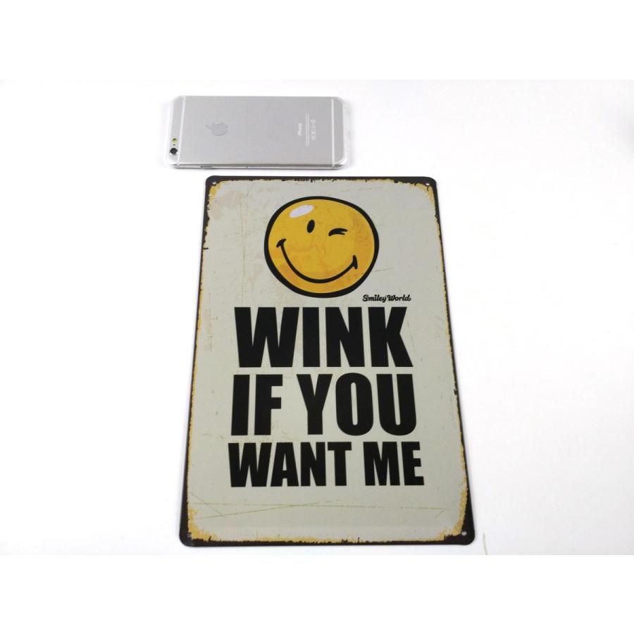 アメリカン風ブリキ看板 カフェ お部屋に スマイルマーク WINK IF YOU WANT ME 19.8cmX29.7cm メタルプレート ...