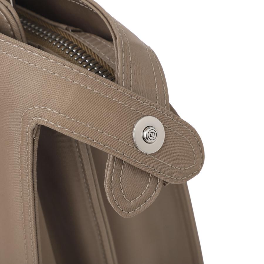 FENDI（フェンディ） ハンドバッグ 2WAY PEEKABOO ISEEU MEDIUM