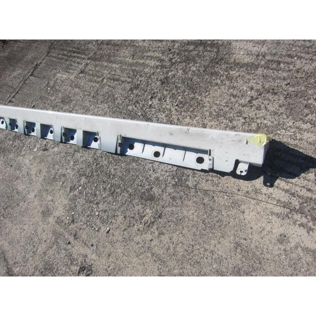 トヨタ アクシオ NKE165 サイドステップ右 パールホワイト 070 76901-13060 : MCパーツ - 通販 - Yahoo!ショッピング